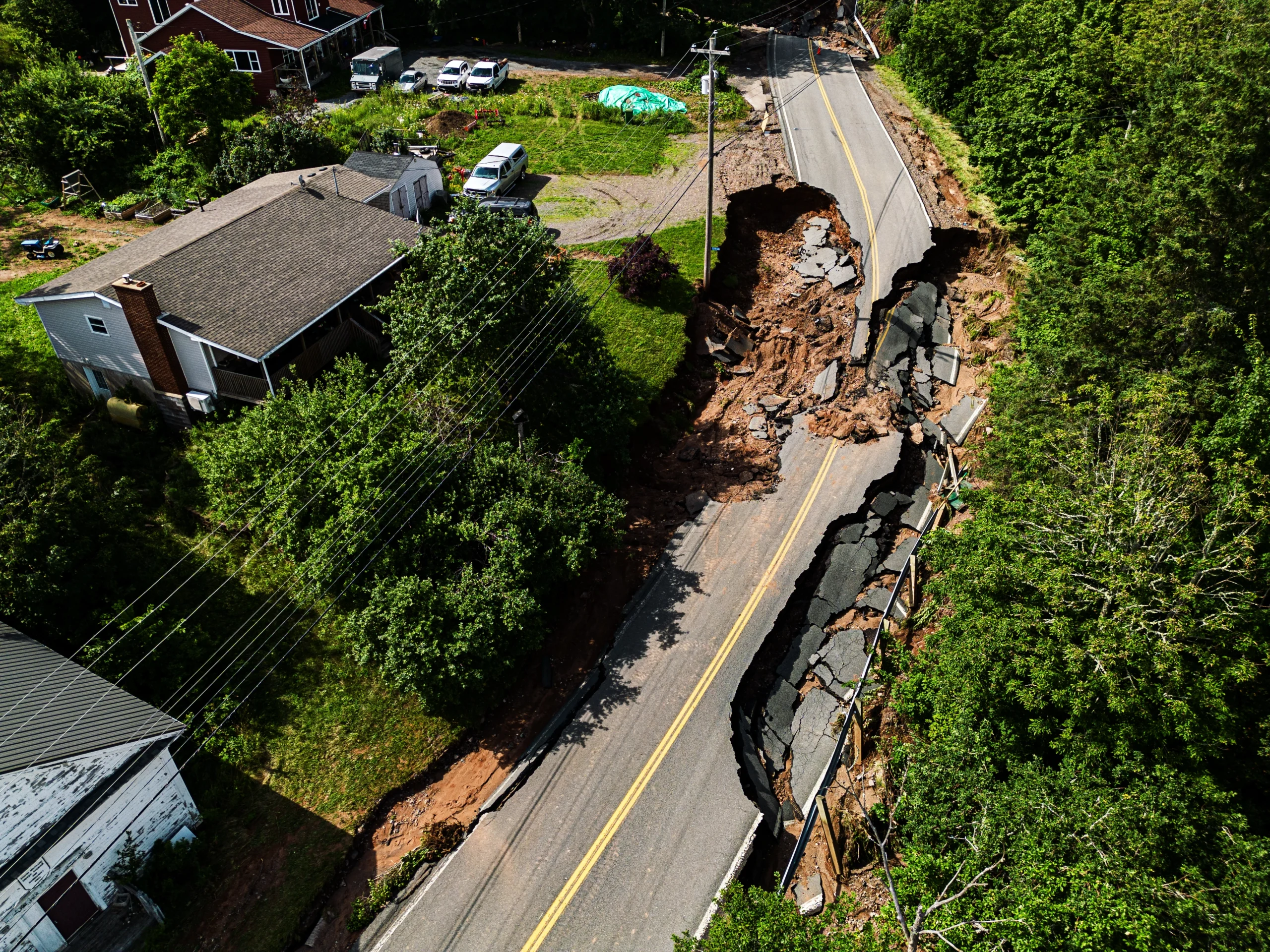 Building Resilience: Colliers Project Leaders and Team Rubicon Canada ...